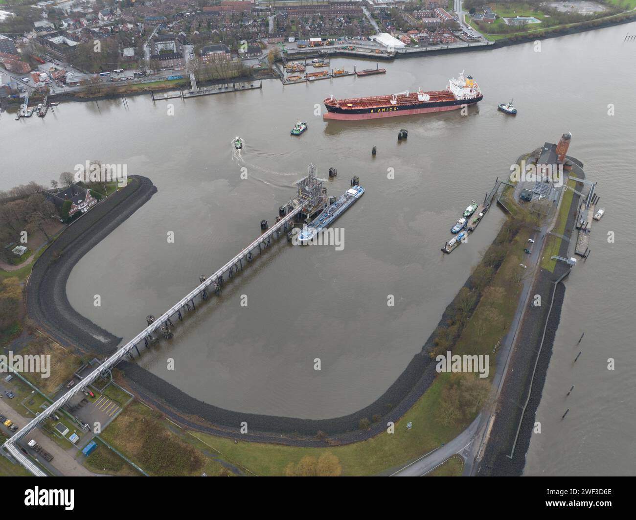 Inland waterway vessel container hi-res stock photography and images ...