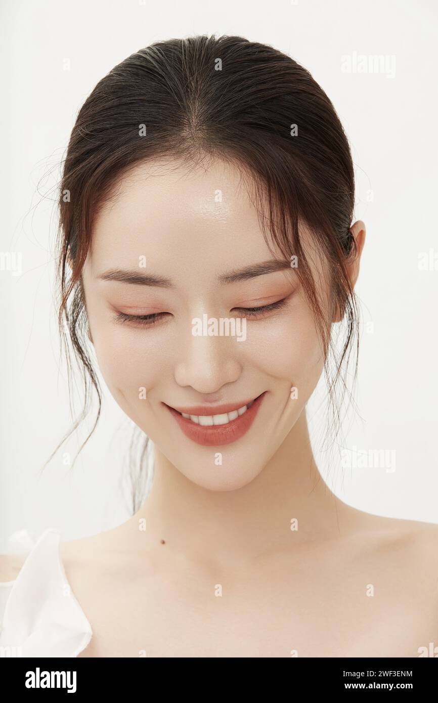 Beautiful Asian women's faces, faces for makeup, face cosmetics advertising, hi res Stock Photo ...