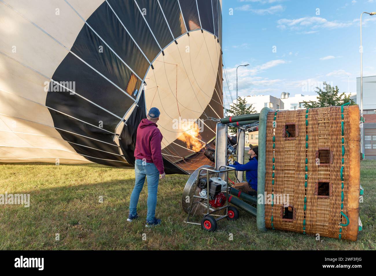 Preparation of hot air balloon hi-res stock photography and images - Alamy