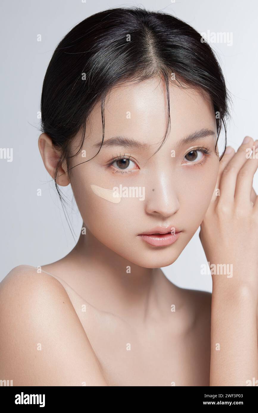 Beautiful Asian women's faces, faces for makeup, face cosmetics advertising, hi res Stock Photo ...