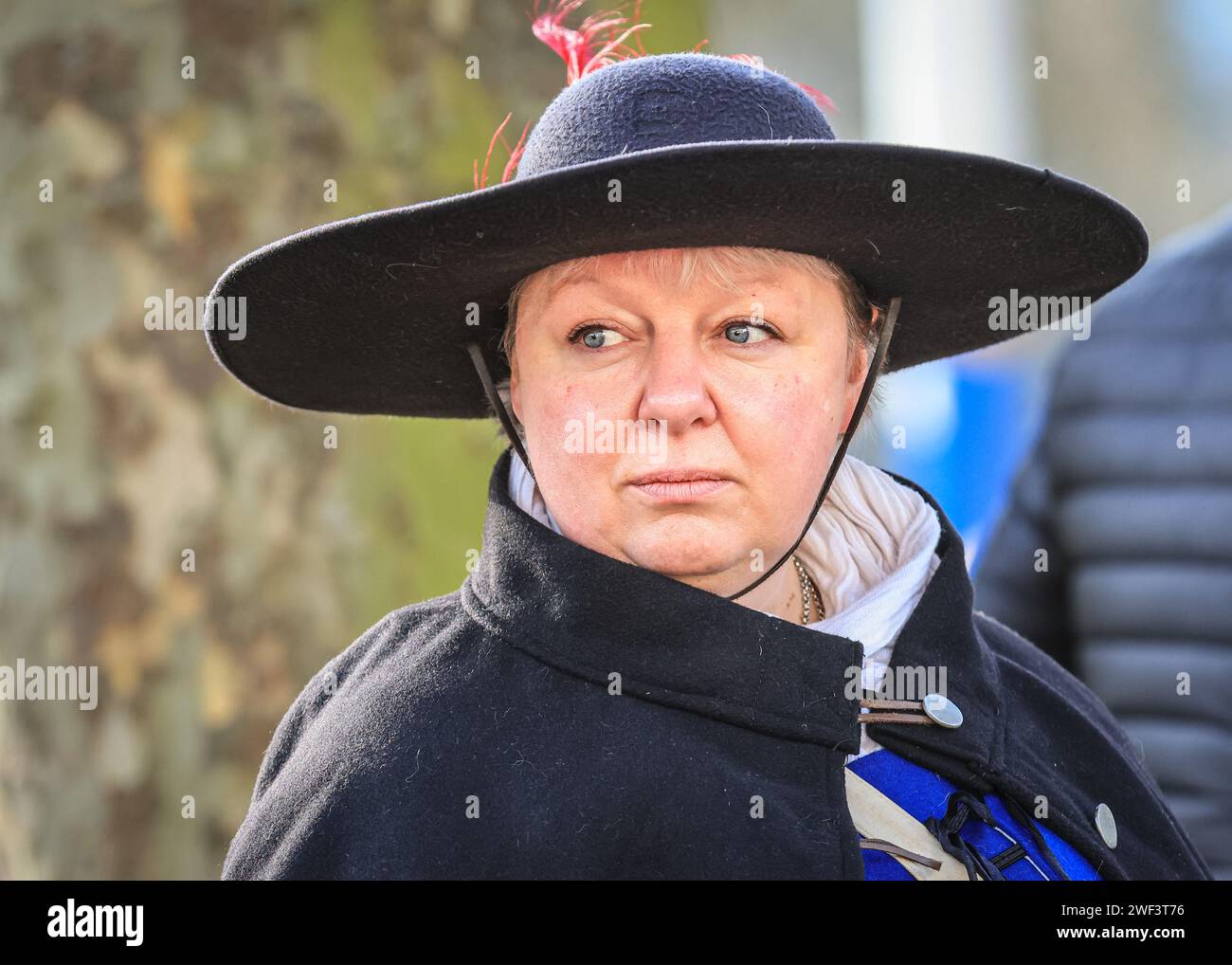 London, UK. 28th Jan, 2024. Volunteers, here a lady with the "baggage ...