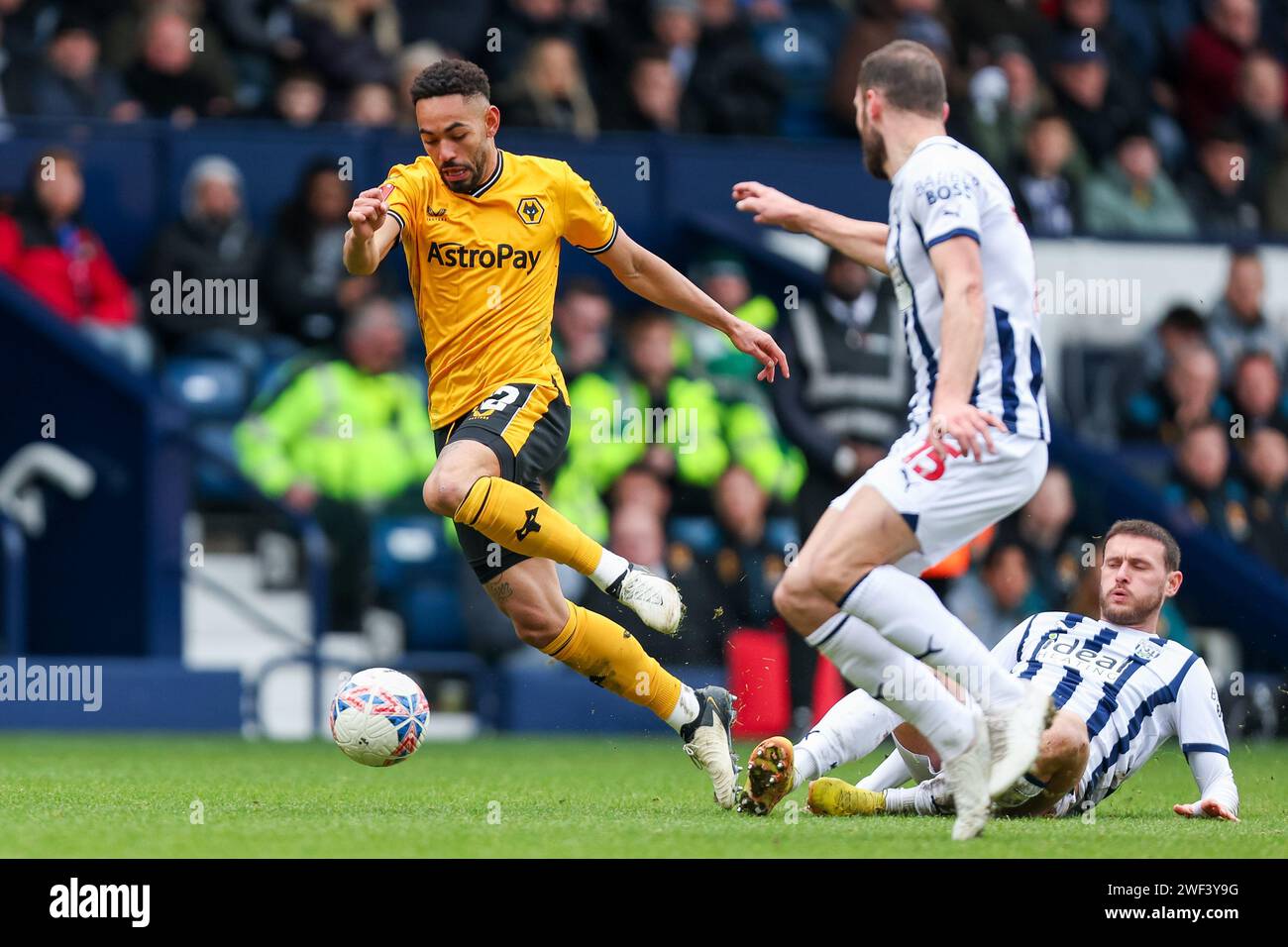 West Bromwich, UK. 28th Jan, 2024. Wolves' Matheus Cunha evades the ...
