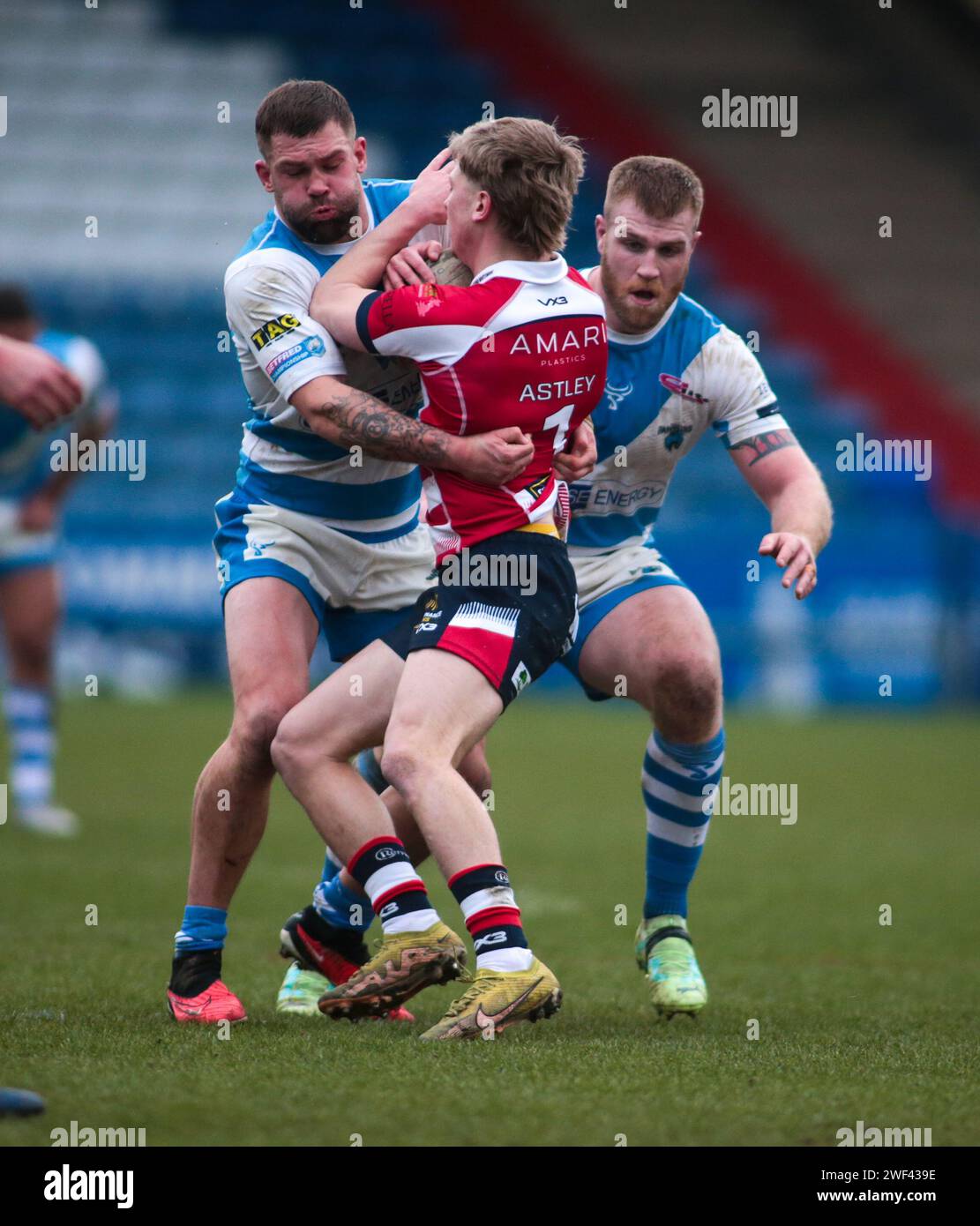 Oldham, UK. 28th Jan, 2024. Ryan Lannon and Daniel Murray make a tackle ...