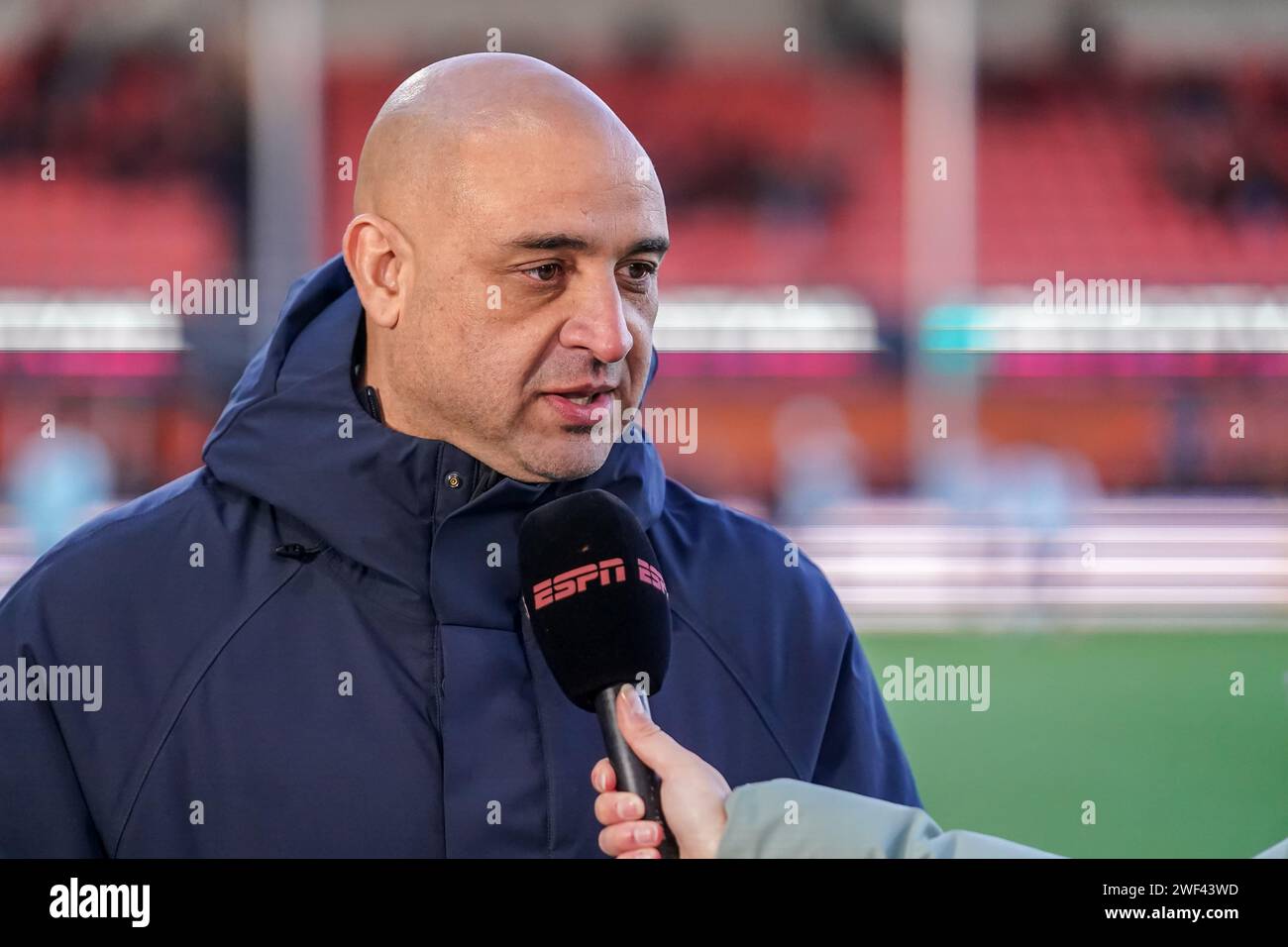 VOLENDAM, NETHERLANDS - JANUARY 28: Head Coach Regillio Simons of FC ...