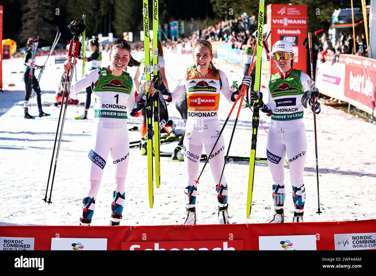 Schonach, Deutschland. 28th Jan, 2024. Die Siegerinnen 1. Platz Hagen Ida Marie (NOR) 2.Platz ...