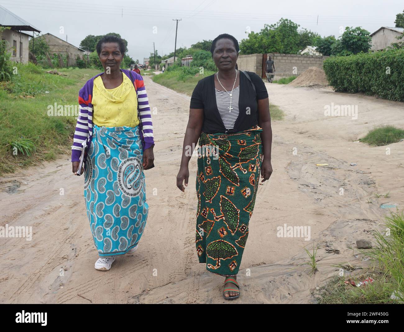 (240128) -- LUSAKA, Jan. 28, 2024 (Xinhua) -- Community health ...