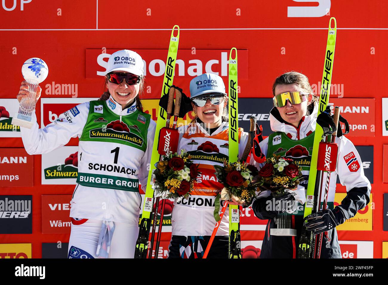 Schonach, Deutschland. 28th Jan, 2024. Siegerehrung der Frauen 1. Platz Hagen Ida Marie (NOR) 2 ...