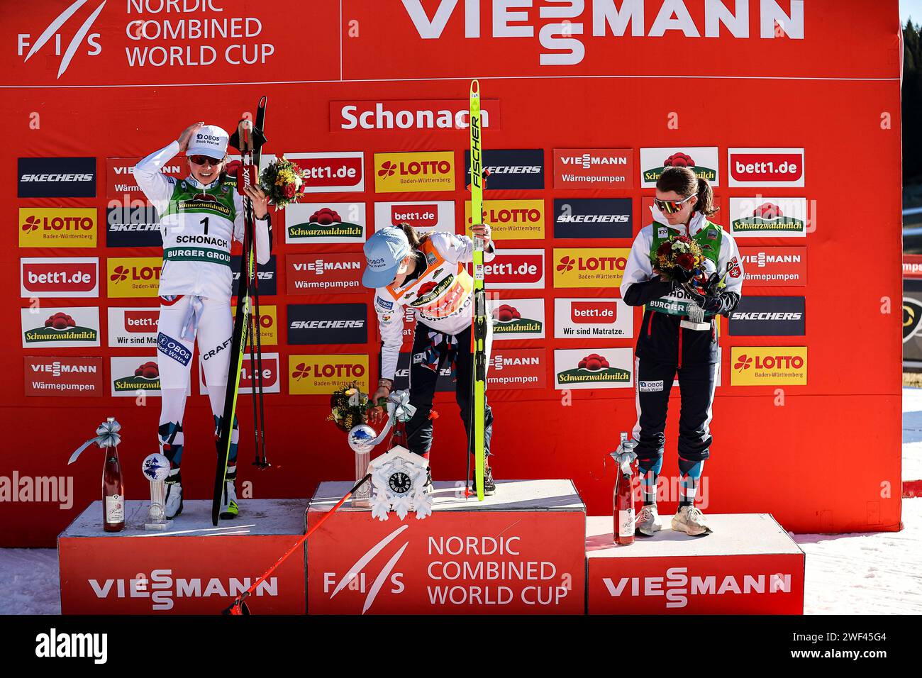Schonach, Deutschland. 28th Jan, 2024. Siegerehrung der Frauen 1. Platz Hagen Ida Marie (NOR) 2 ...