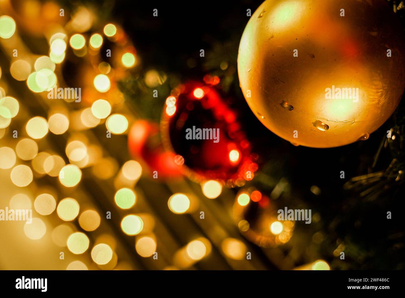 Yuletide hi-res stock photography and images - Alamy