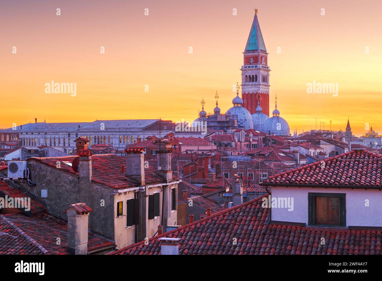 Metropolitan venice view hi-res stock photography and images - Alamy