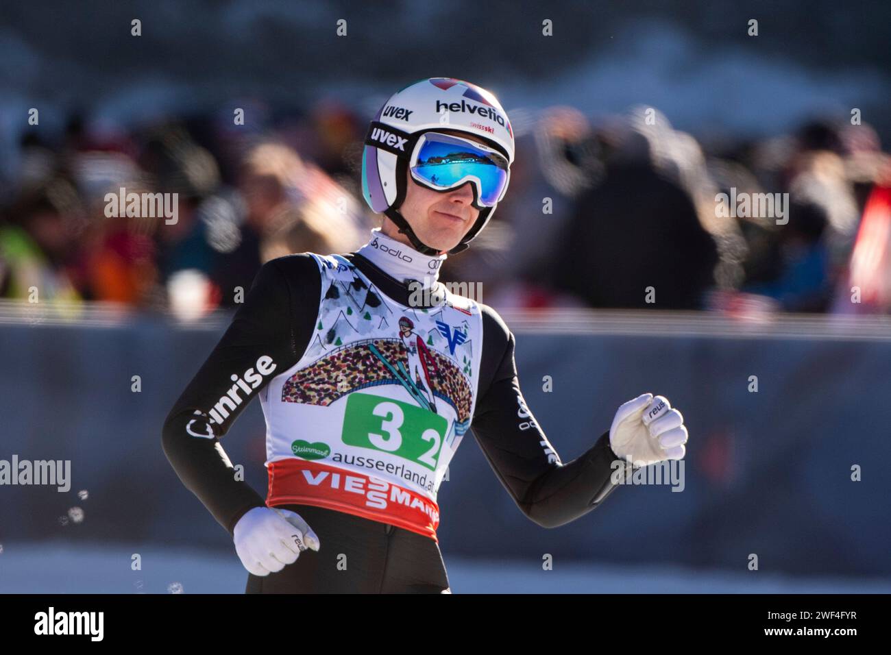 Simon Ammann (Schweiz) bei der Landung im Ziel, AUT, FIS Skiflug ...