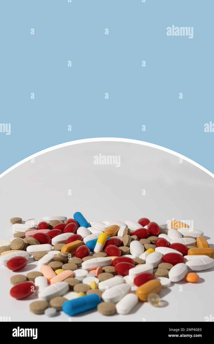 Vitamin tablets various colors hi-res stock photography and images - Alamy