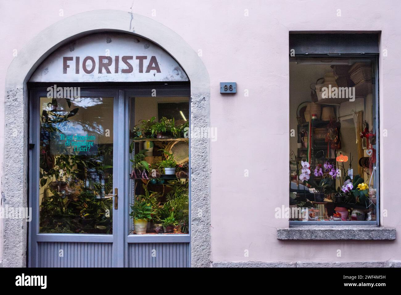 Bellagio lake como shop hi-res stock photography and images - Alamy