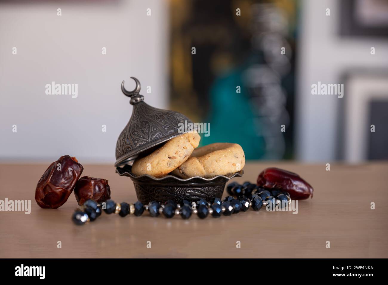Eid al fitr arabic calligraphy hi-res stock photography and images - Alamy