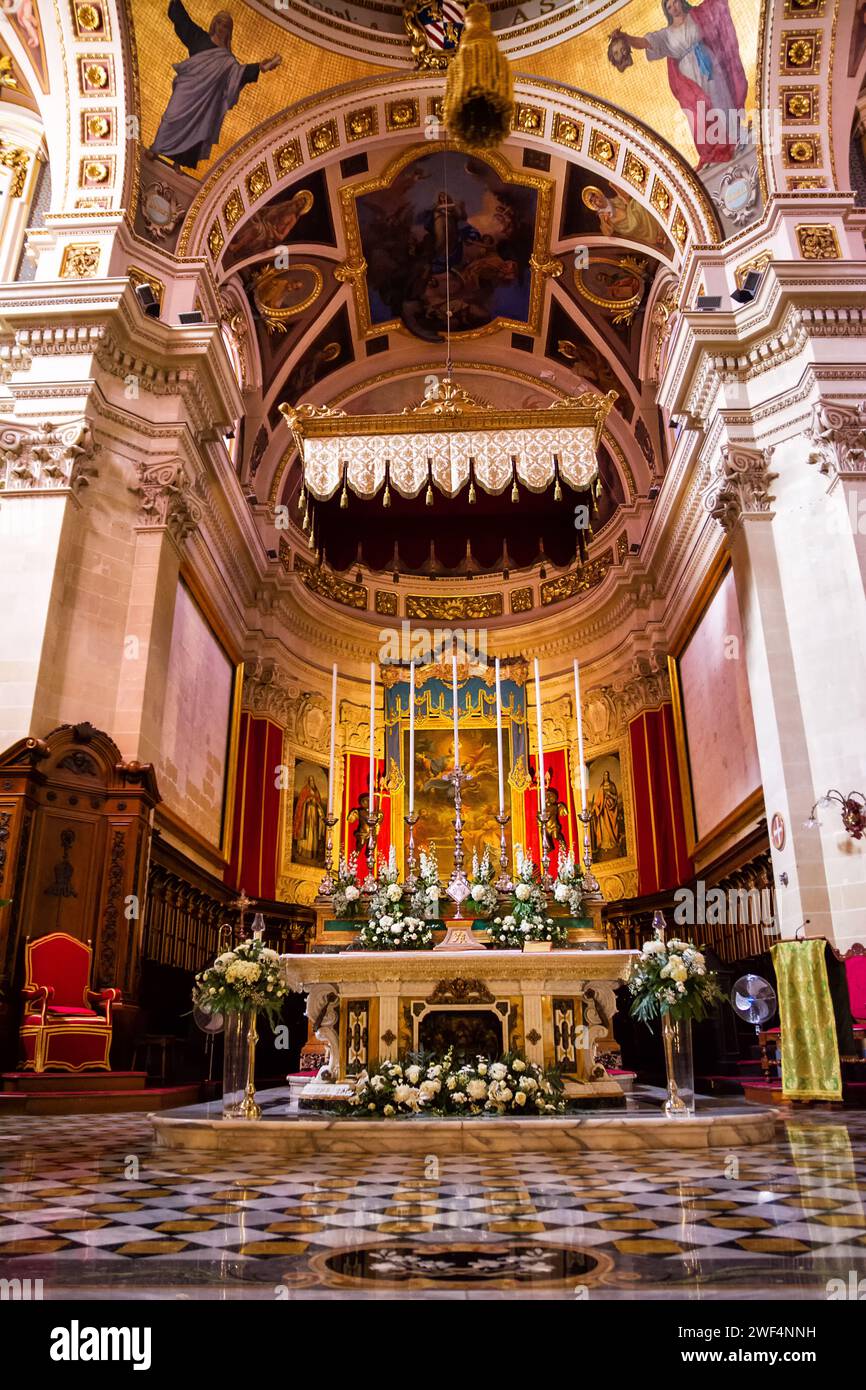 Altar of Rabat Cathedral on the island of Gozo (Malta Stock Photo - Alamy