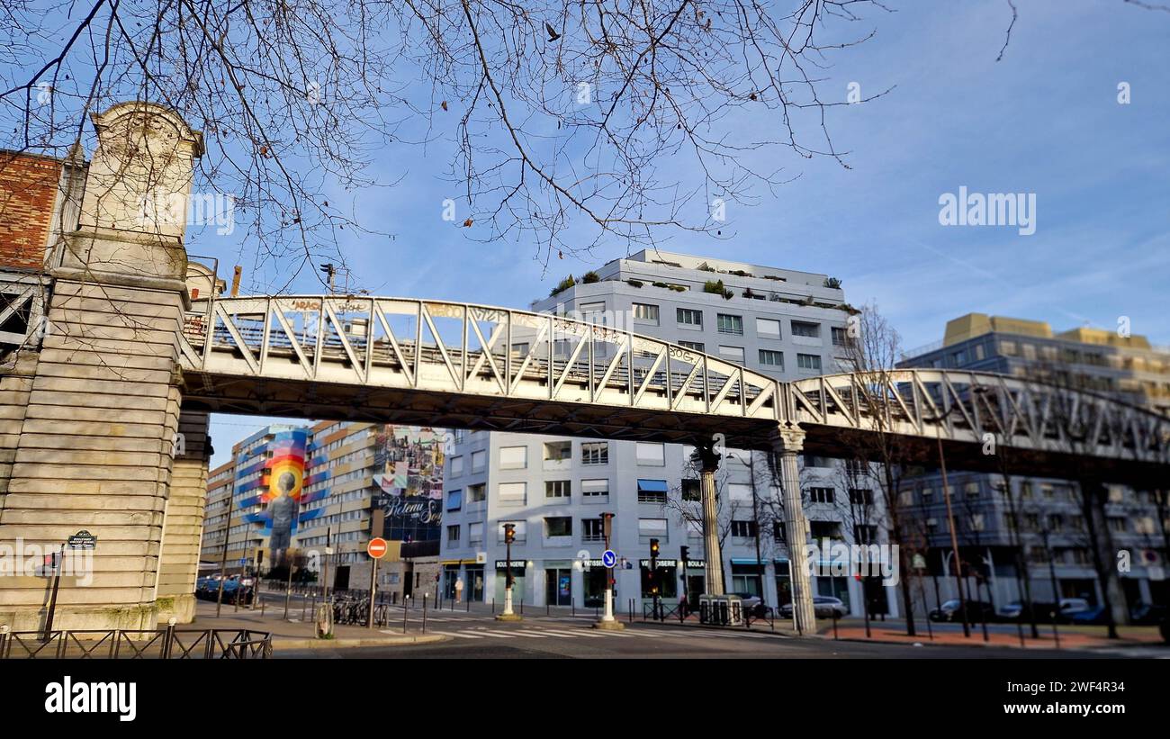 Metro line 6, Paris, Ile-de-France, Grand-Paris, France Stock Photo - Alamy
