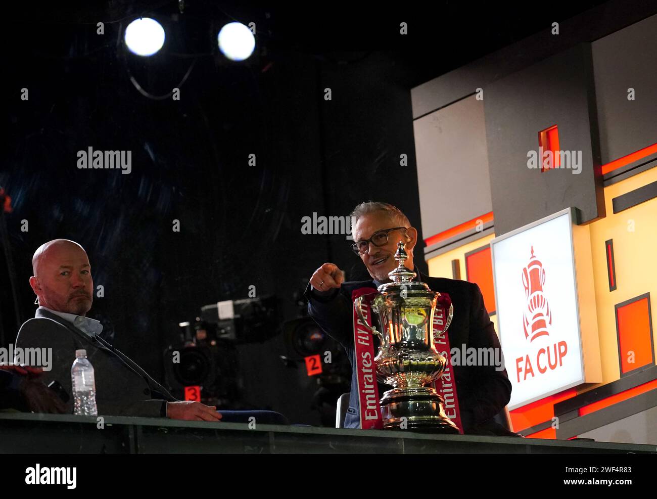 Alan Shearer and Gary Lineker next to the FA Cup trophy during the ...