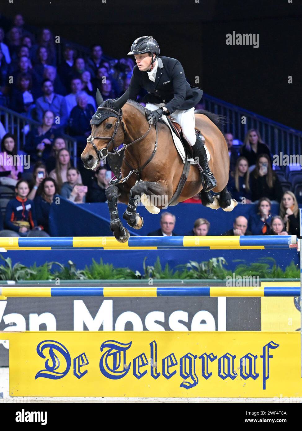 AMSTERDAM - Willem Greve with Highway TN during the Longines FEI ...