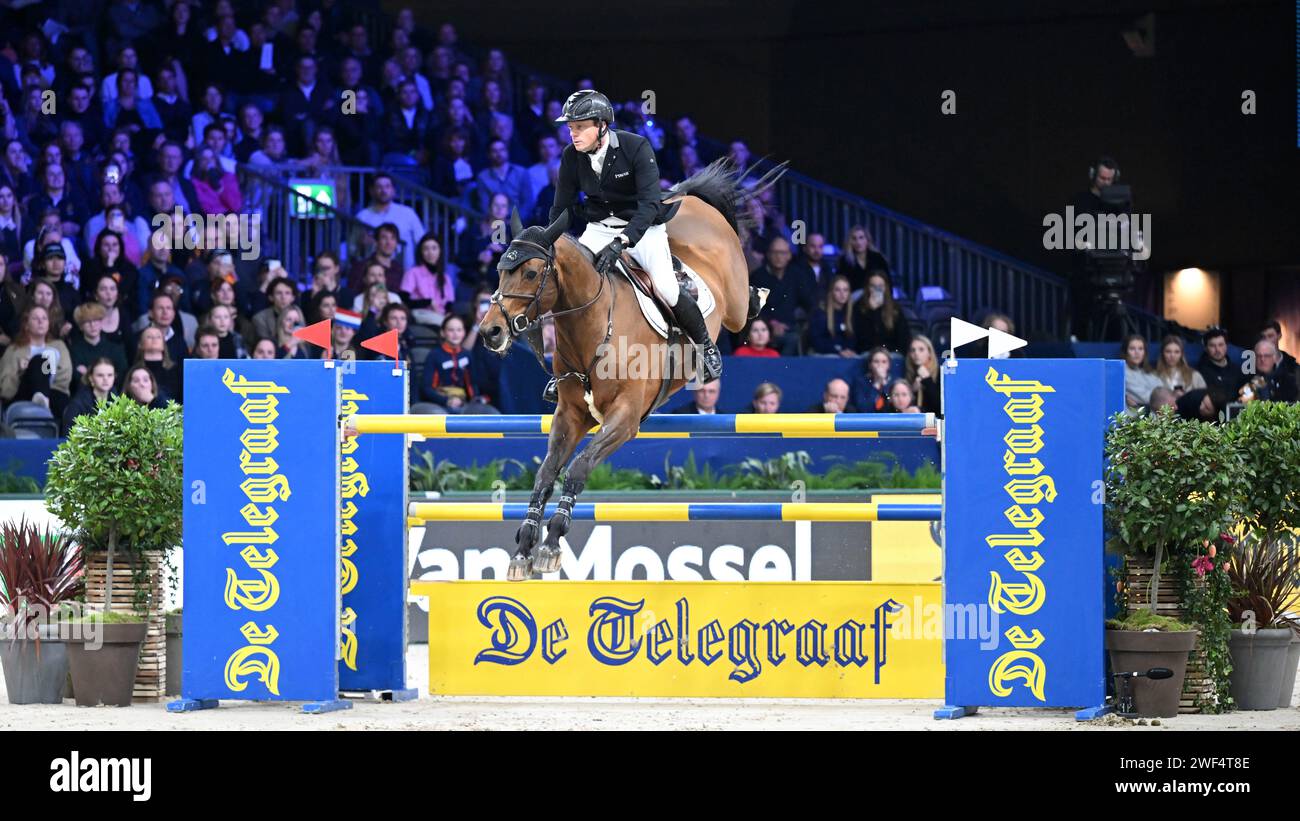 AMSTERDAM - Willem Greve with Highway TN during the Longines FEI ...