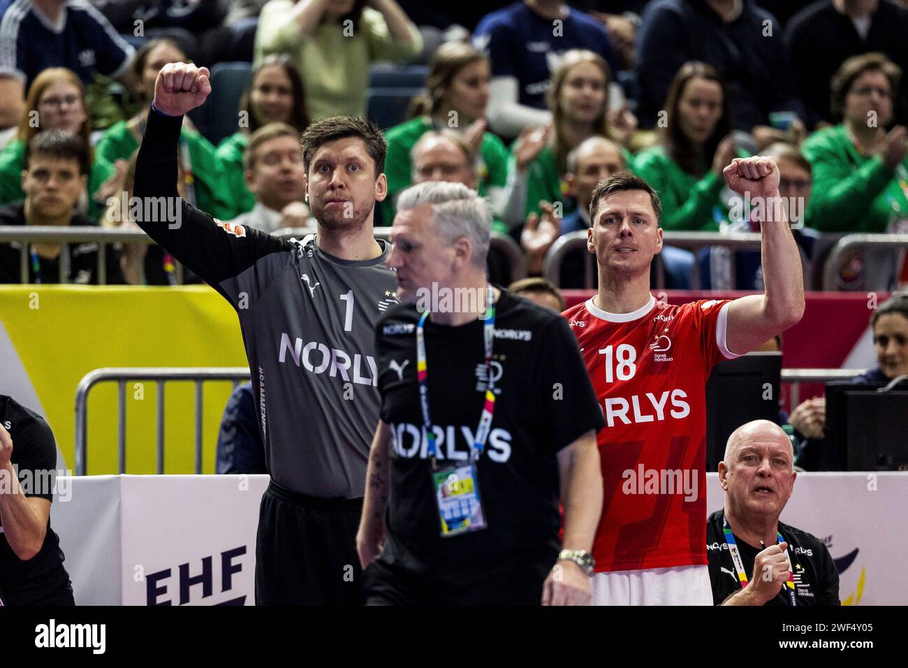 Niklas Landin Jacobsen (D?nemark, #1) und Hans Lindberg (D?nemark, #18 ...