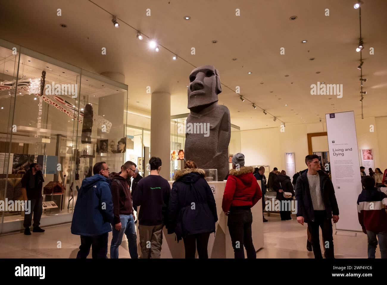 Hoa Hakananai'a moai, a megalithic statue from Rapa Nui (Easter Island ...