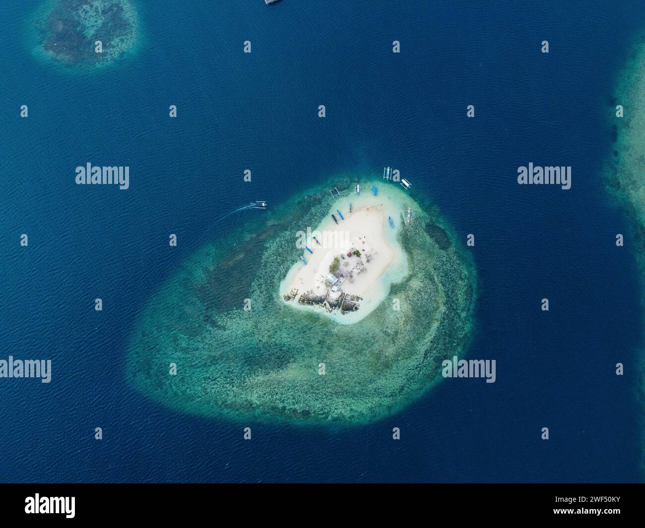 Aerial view of a small tropical Island Stock Photo - Alamy