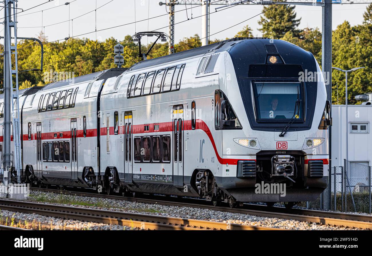 KISS -Doppelstockzug Ein Intercity 2 der Deutsche Bahn nach der ...