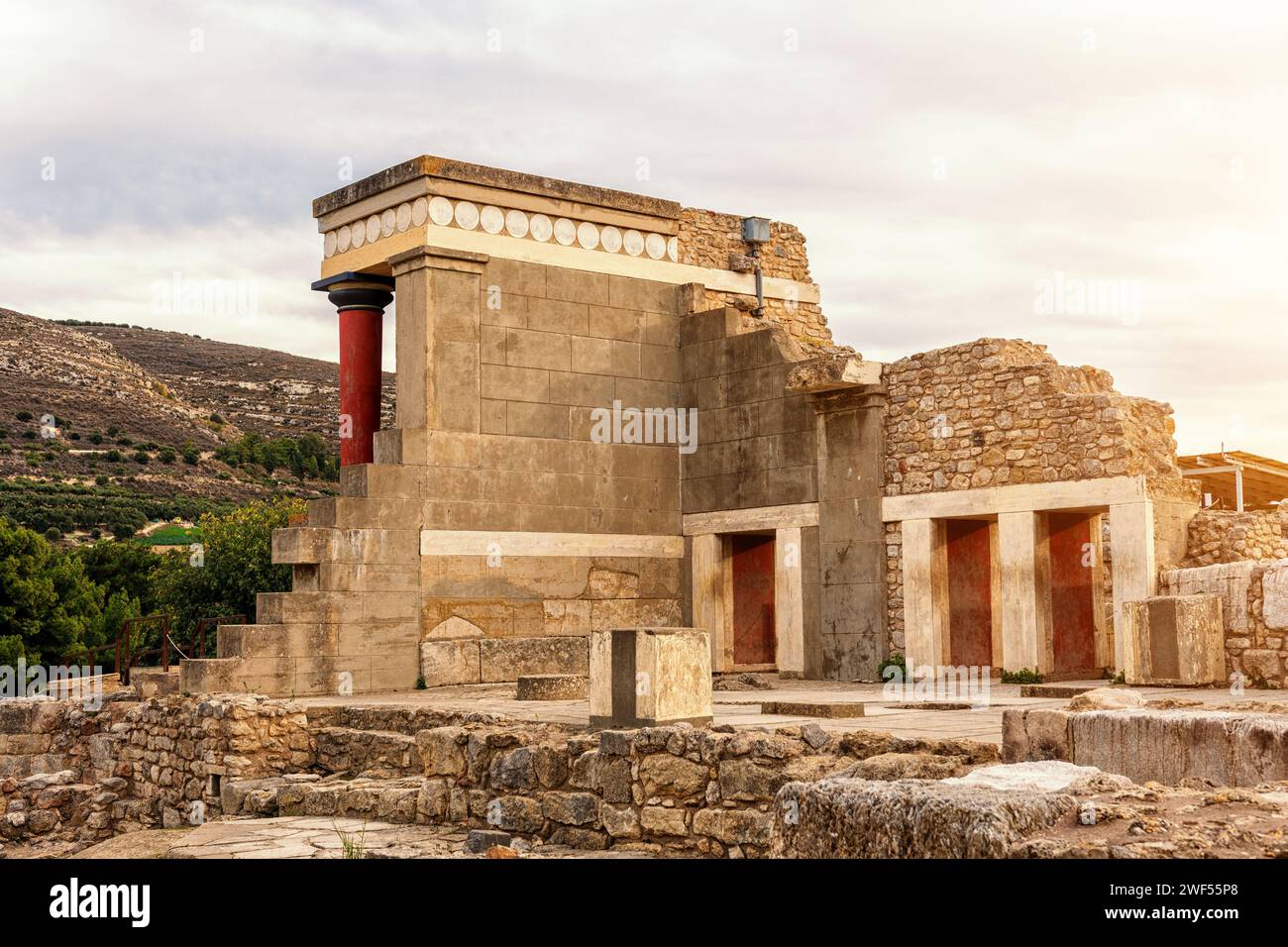 Ancient greek palace hi-res stock photography and images - Alamy