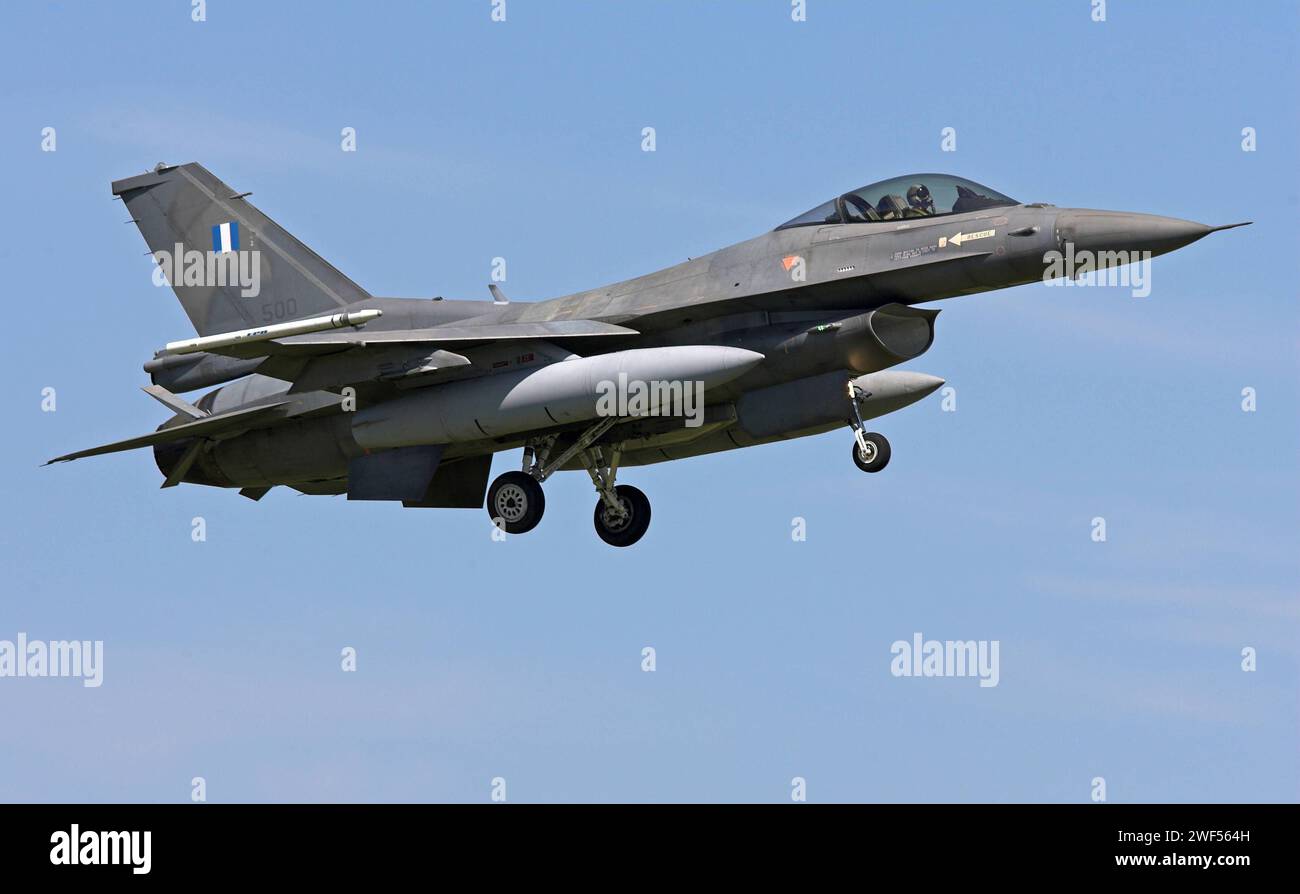 Luftwaffe f 16 viper hi-res stock photography and images - Alamy