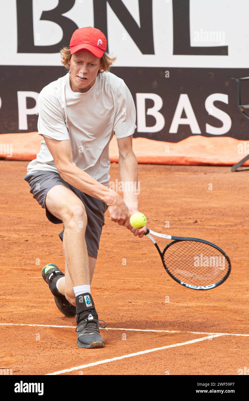 Sinner new shoes for grass | Talk Tennis