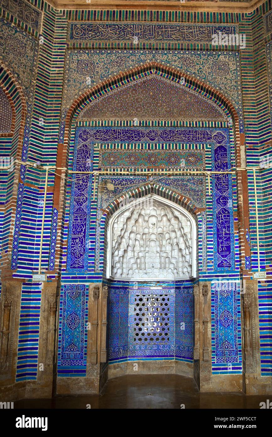 Blue mosque interior mihrab hi-res stock photography and images - Alamy