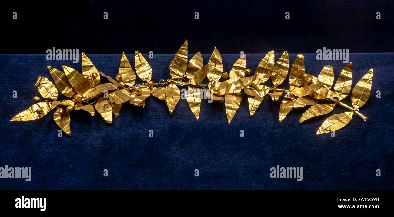 Gold wreath ancient greece hi-res stock photography and images - Alamy
