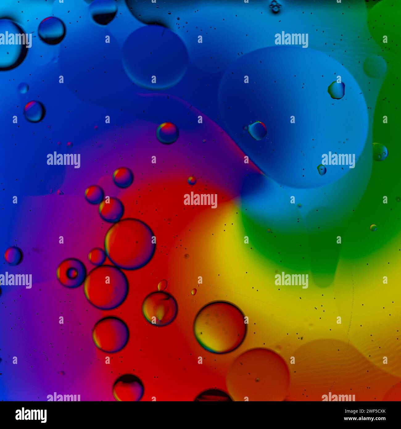 Oil rainbow water hi-res stock photography and images - Alamy