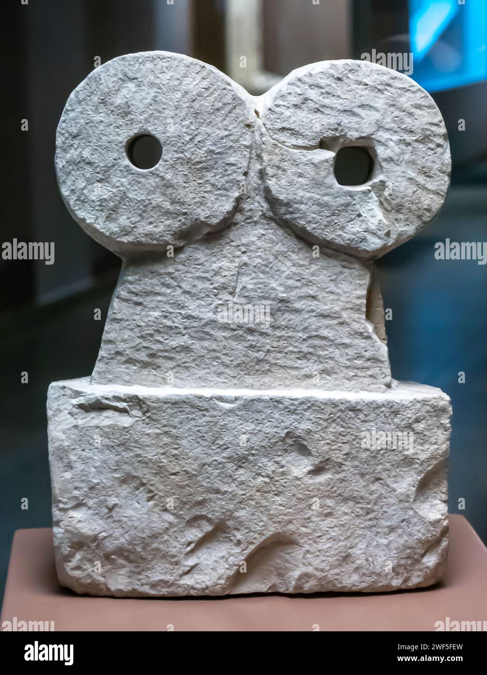Eye idol, white limestone, Calcholitic, Zeytinli Bahçe archaeological ...