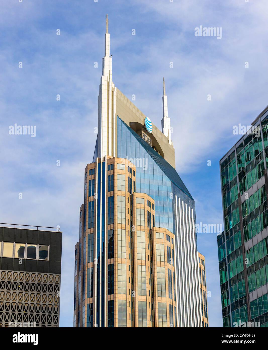 The batman building hi-res stock photography and images - Alamy