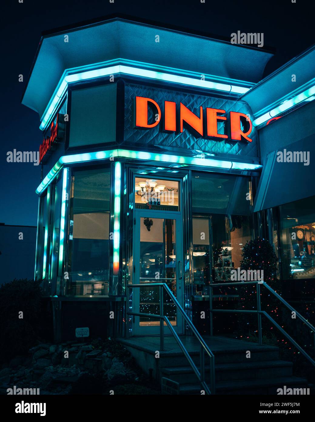 Williston Townhouse Diner vintage sign at night, Williston Park, New ...