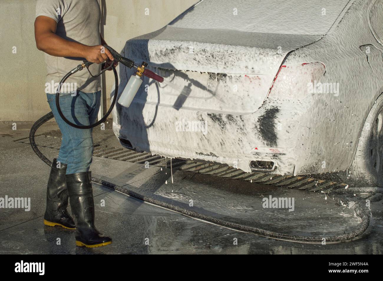 Cleaning the cannon hi-res stock photography and images - Alamy