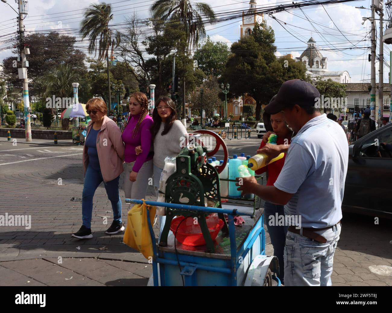 Clima en ecuador hi-res stock photography and images - Alamy