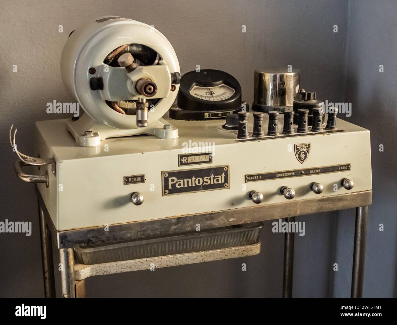 Vintage old medical device in an exhibition of old medical devices ...