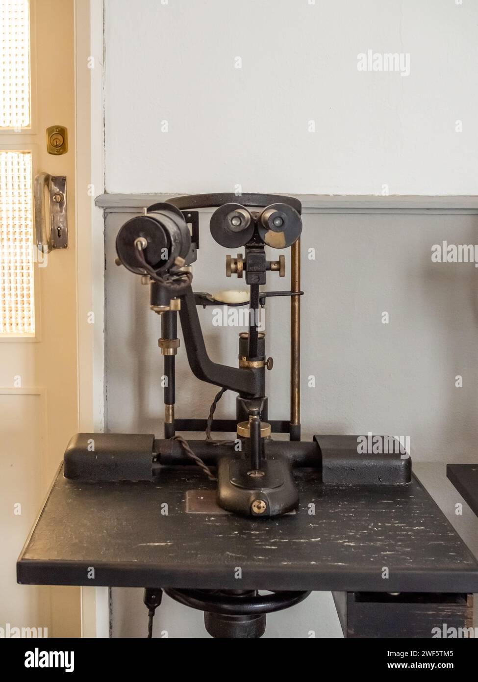 Vintage old medical device in an exhibition of old medical devices ...