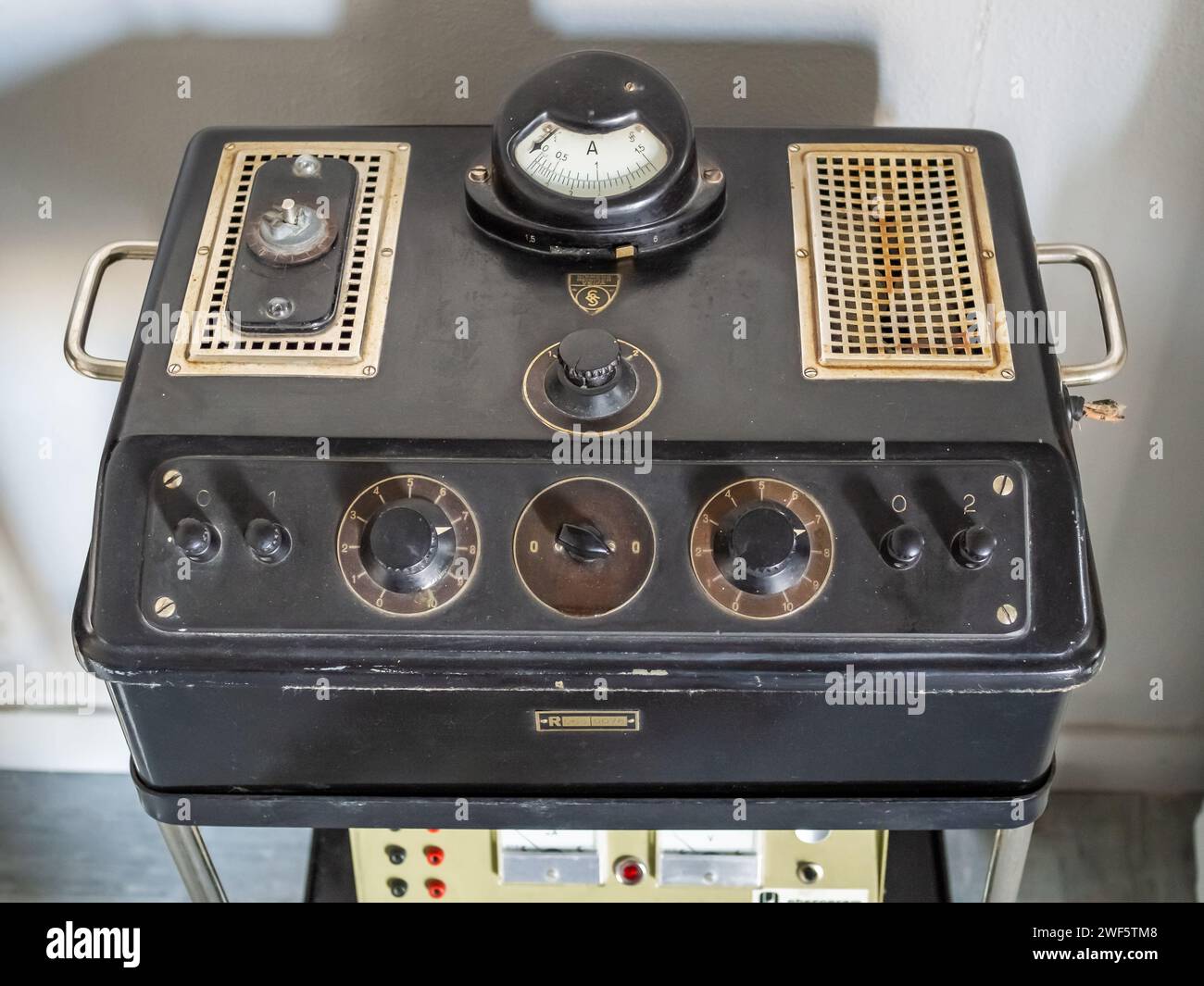 Old device hi-res stock photography and images - Alamy