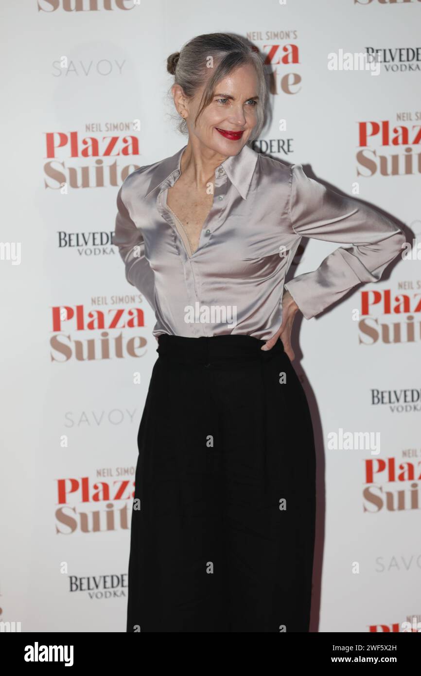 London, UK. 28th Jan, 2024. Elizabeth McGovern attends the gala ...