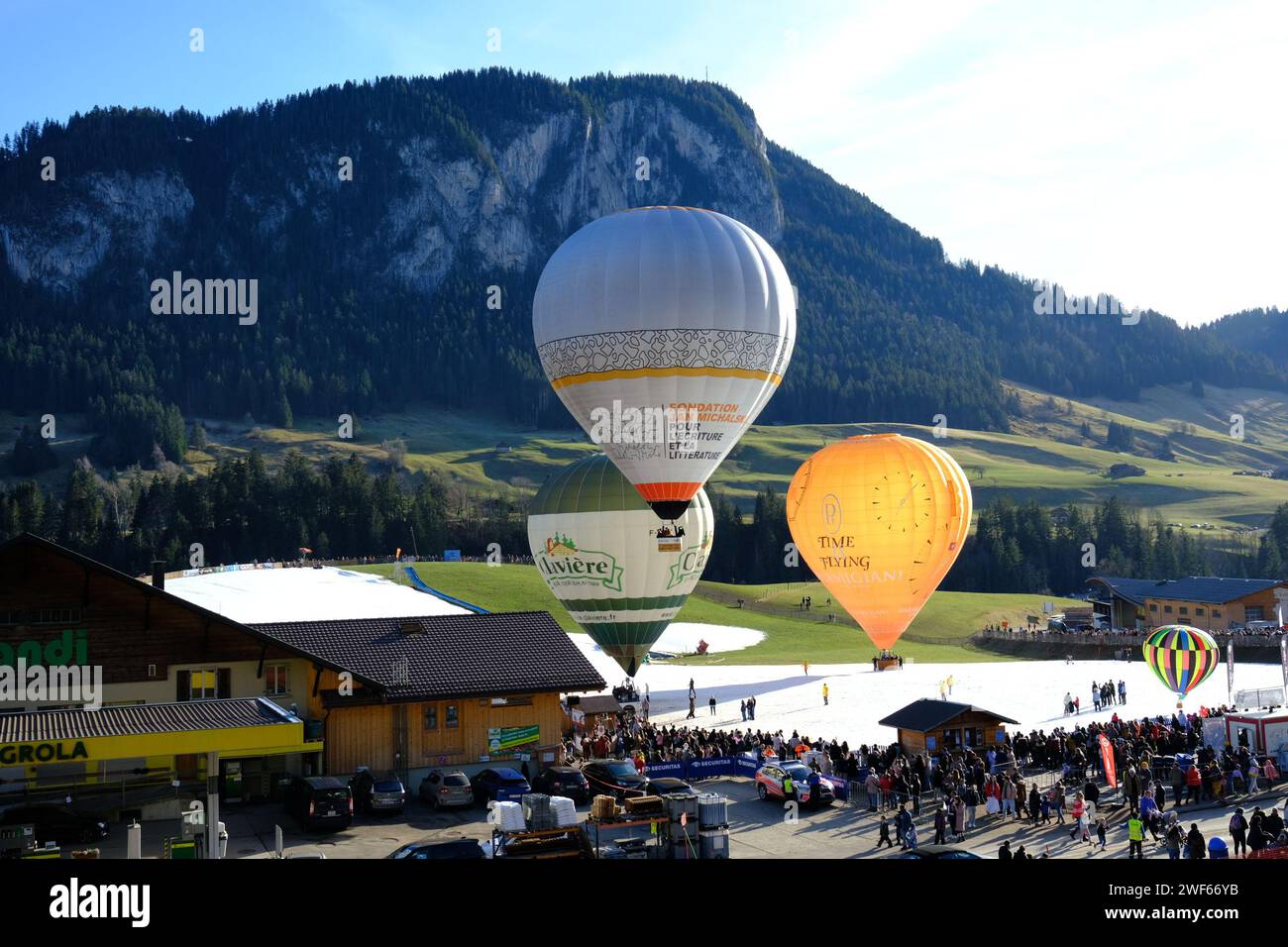 Chateau D'oex. 29th Jan, 2024. Balloons take off at the 44th ...