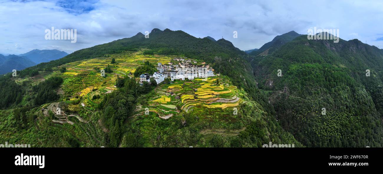 Bailing village hi-res stock photography and images - Alamy