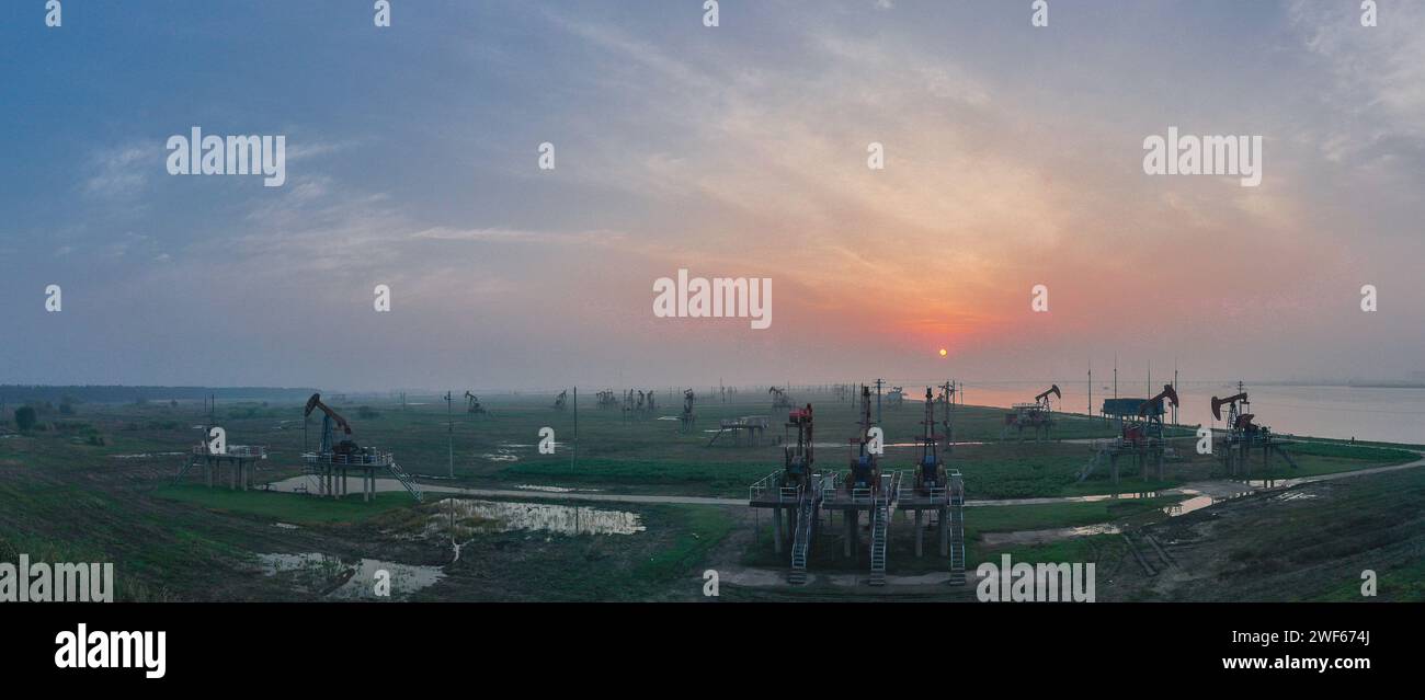 Oilfield scenery hi-res stock photography and images - Alamy