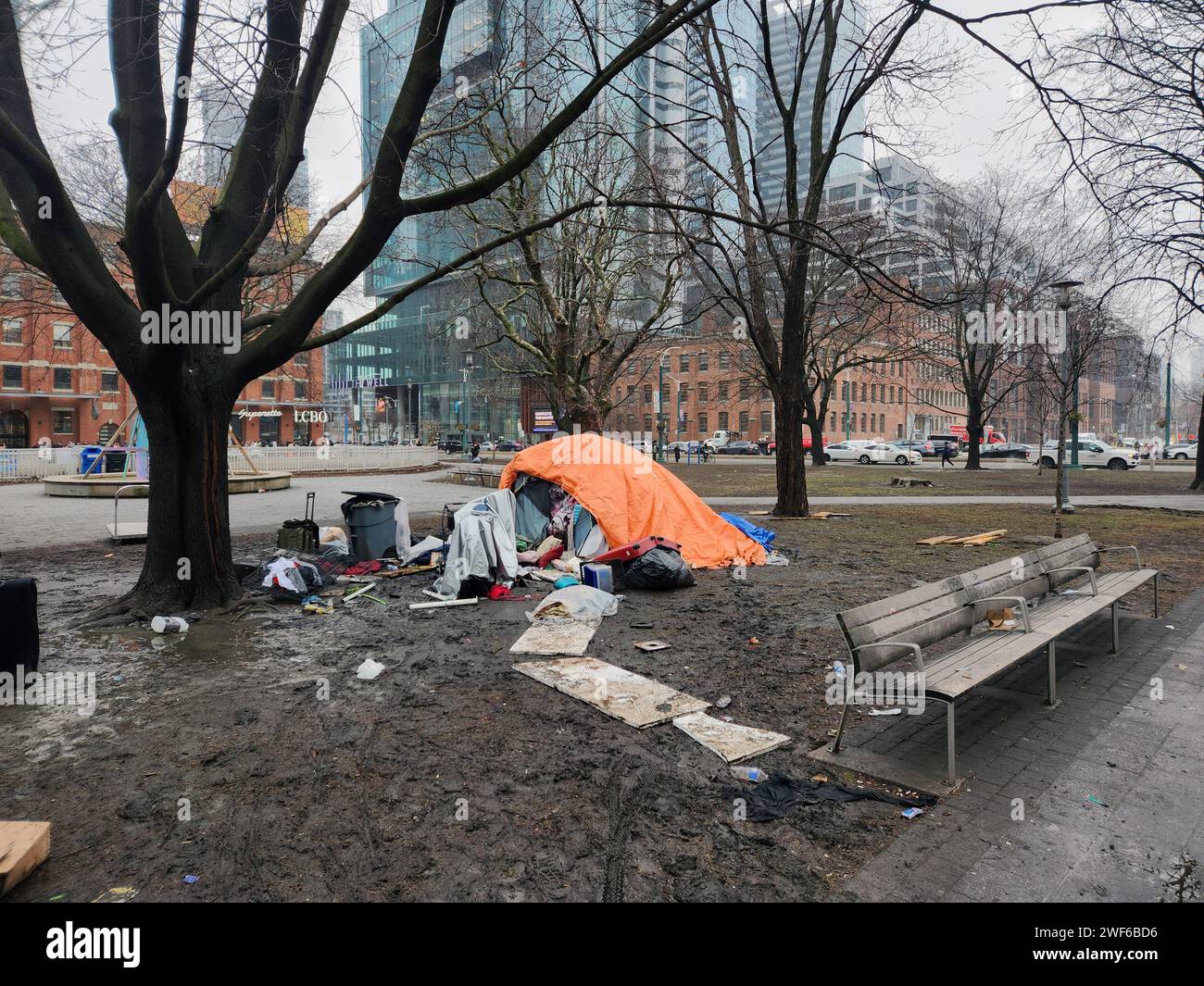 Homeless encampment toronto hi-res stock photography and images - Alamy