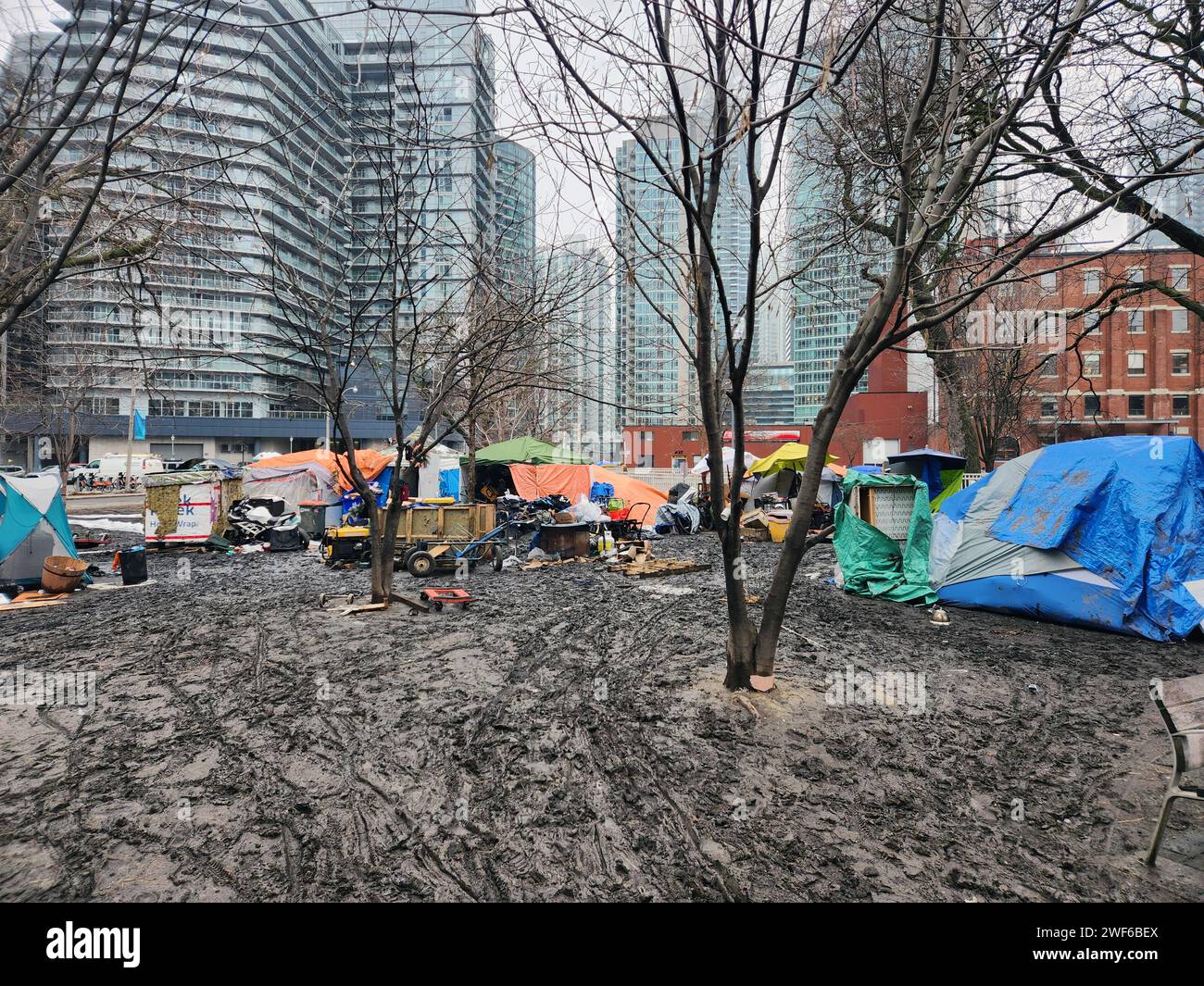 Homeless encampment toronto hi-res stock photography and images - Alamy