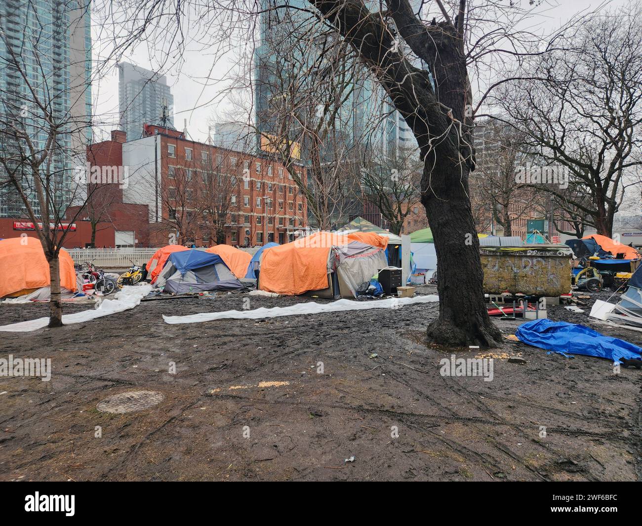 Homeless encampment toronto hi-res stock photography and images - Alamy