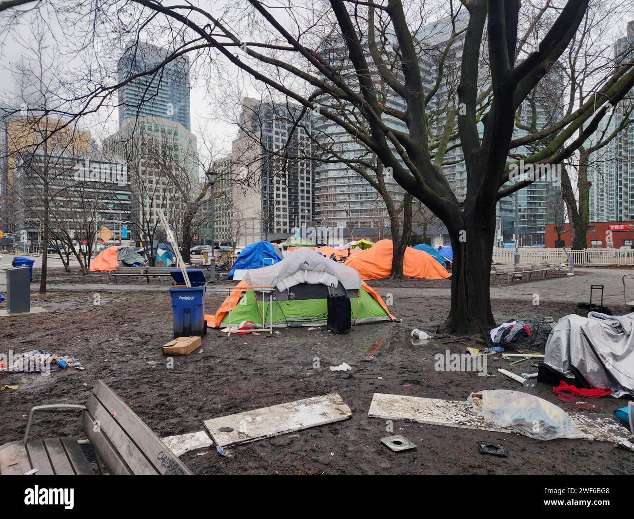 Homeless encampment toronto hi-res stock photography and images - Alamy