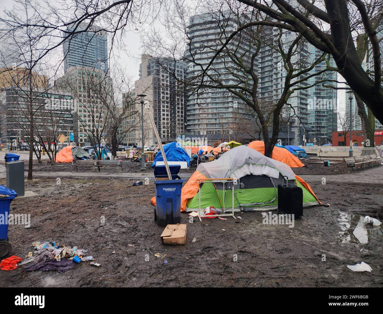 Homeless encampment toronto hi-res stock photography and images - Alamy